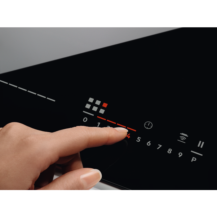 Indukcinė kaitlentė 80 cm 800 serija TotalFLex „Hob2Hood®“ - EIV87675 | Electrolux